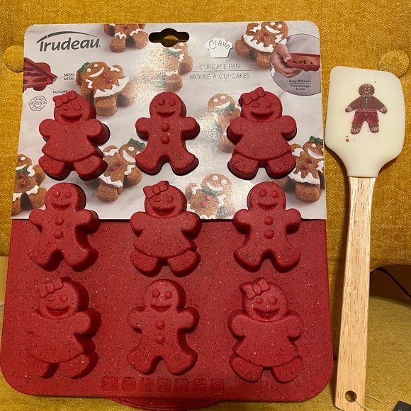 Trudeau and Threshold | Kitchen | New Holiday Gingerbread Pan Made By ...